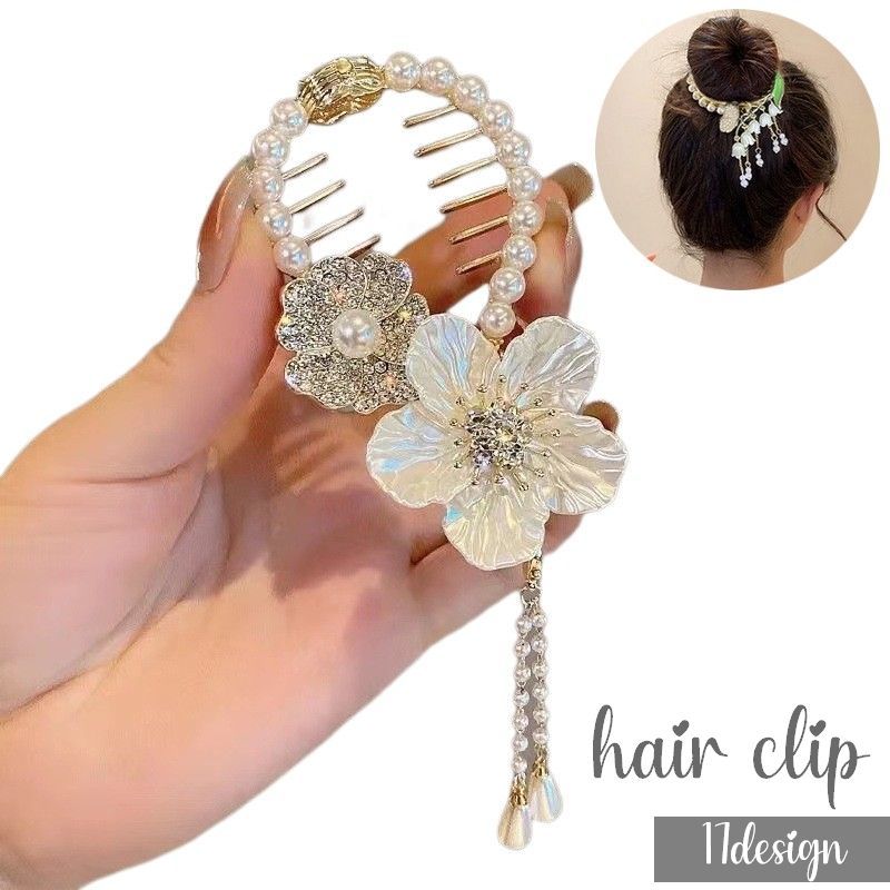 お団子ヘアのポイントにぴったりなメタル素材のヘアクリップ。お花やフェイクパールなど、キュートなモチーフが盛りだくさんです♪ 【カラーについて】生産ロットにより柄の出方や色の濃淡が異なる場合がございます。お使いのモニターや撮影時の光の加減など...