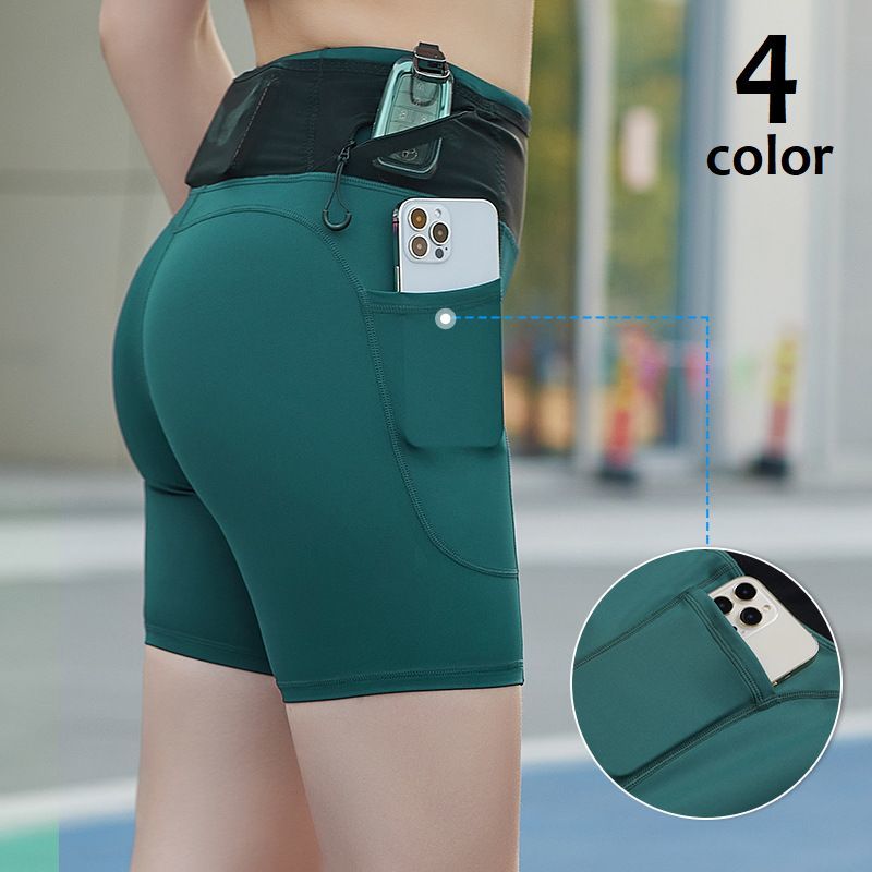 ショート丈のレディース用ヨガパンツです。腰まわりやサイドにポケットがついていてとっても便利！スマートフォンや飲み物などの小物を身に着けたまま、運動する事ができます◎ 【サイズについて】画像をご参照ください。 【カラーについて】生産ロットによ...