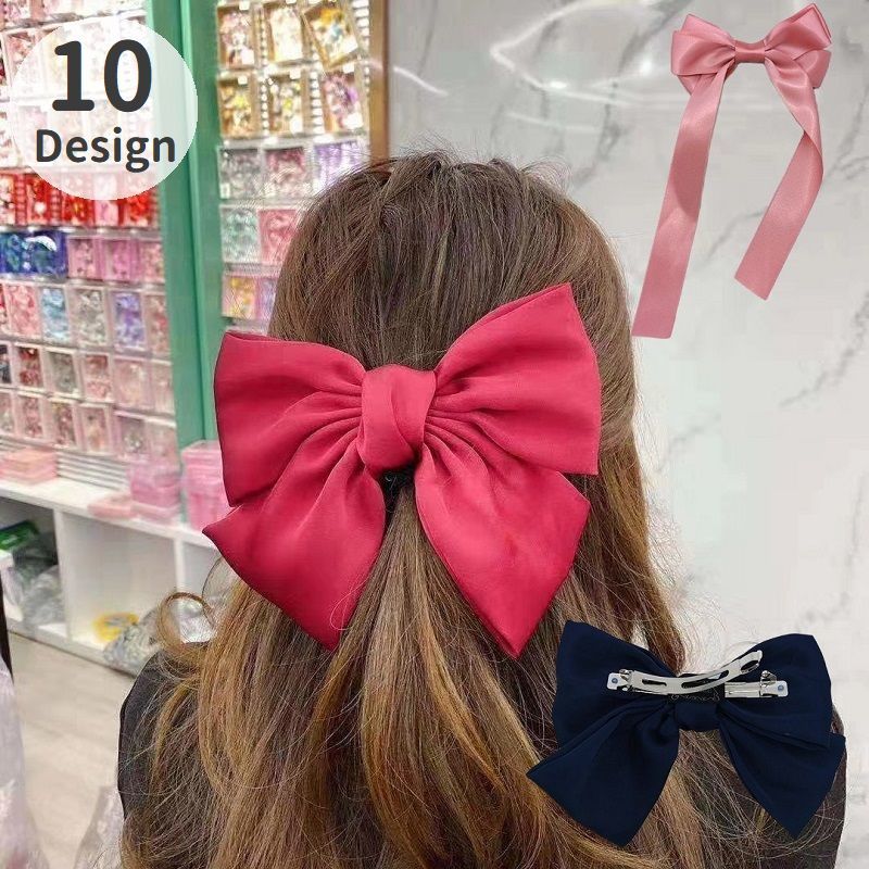 サテン調のリボンが大人可愛いバレッタです。さっと身に着けてフェミニンスタイルに♪普段使いはもちろん、コスプレ用としてもいいですね♪ 【サイズについて】画像をご参照ください。 【カラーについて】生産ロットにより柄の出方や色の濃淡が異なる場合が...