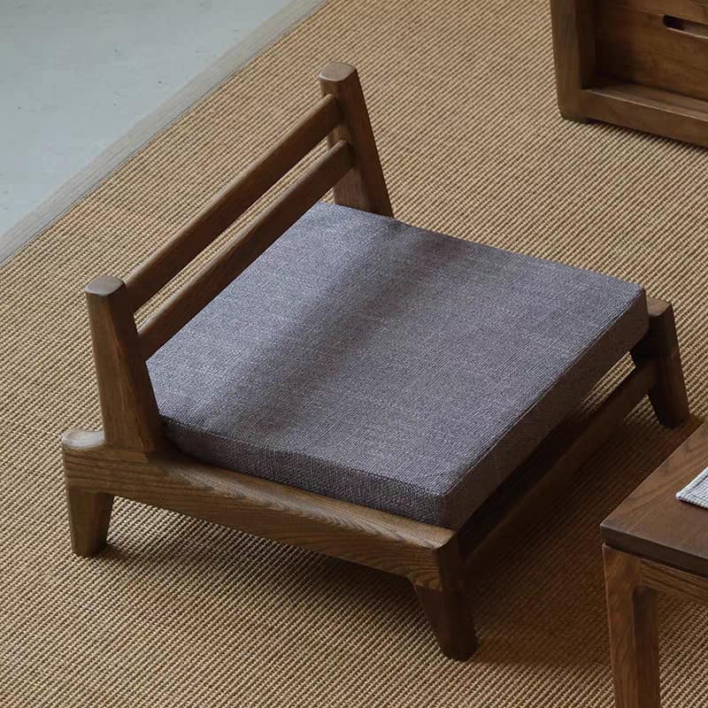 木製ロー座椅子は、日常の使用シーンに合わせて取り入れやすいBADUSの生活雑貨です。低座面でくつろぎやすい、背もたれ付きの木製ロー座椅子です和室にも洋室にも合わせやすい木目調デザインで、リビングやベランダ、読書スペースにも置きやすい仕様です...