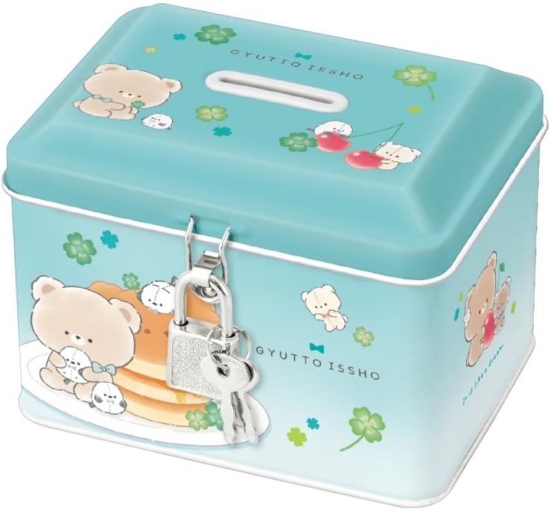 クラックス 貯金箱 カギ付缶バンク ギュットイッショ 134136【本体サイズ】W113×H82×D90mm【素材】ブリキ缶プレゼントにも人気のカギ付き缶バンクの新柄が発売です可愛くお金管理ができる人気アイテムです