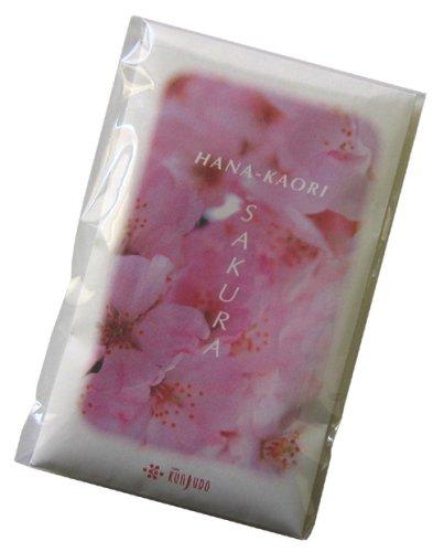 花かおり サシェ 桜<b>内容量 :</b> 香り粒4g<b>商品サイズ (幅X奥行X高さ) :</b> 60×5×88mm<b>質量 :</b> 約6g<b&g...