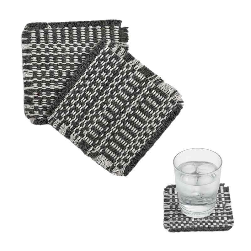 NazyJnn コースター おしゃれ 布 2枚セット 綿麻 吸水 断熱 手編み風 10cm角 厚さ3mm ナチュラル 滑り止め 丸洗い可能 カフェ風 北欧 和モダン 家庭用 業務用天然綿麻素材：綿と麻を使用した編みデザインで、ナチュラルでや...