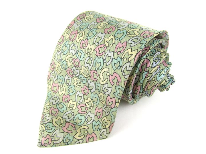 【状態追記】 部分的に汚れのあるお品です。 【付属品】 なし / 商品サイズ (こちらのサイズ表記は平置き採寸のサイズです。) 表記サイズネクタイ全長大剣幅小剣幅 ---約152cm約9cm約4cm サイズガイドはこちら /商品詳細 ブラン...