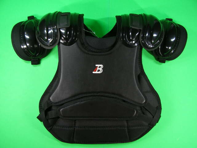 即納可能、在庫1点のみございます。 最高峰品質！金属パーツ未使用（メタルレス） プロ審判員の意見を取り入れた動きやすい新トリプル肩構造でフィット感がアップ 6層クッション構造＆メタルレス 日本国内だけでなく海外からの注文も多数いただいており...