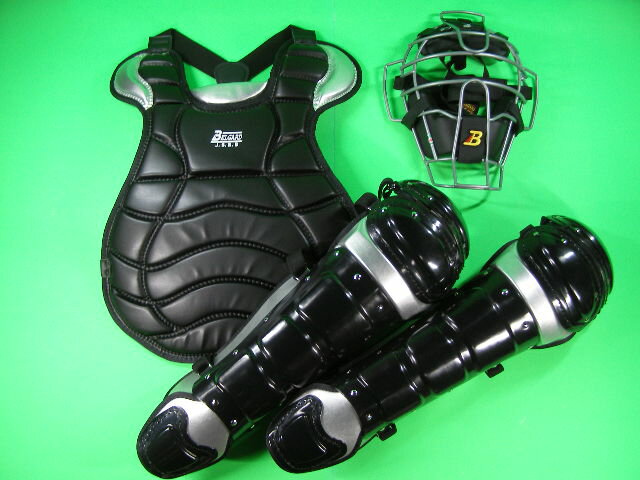 ベルガード　BELGARD マスク・プロテクター・レッグガード 3点セットのキャッチャーセットです。 軟式野球用 SGマーク JSBB公認 マスクにSGマークが付きます。 製品詳細はマスク、プロテクター、レッグガードの個別画像にてご確認くだ...