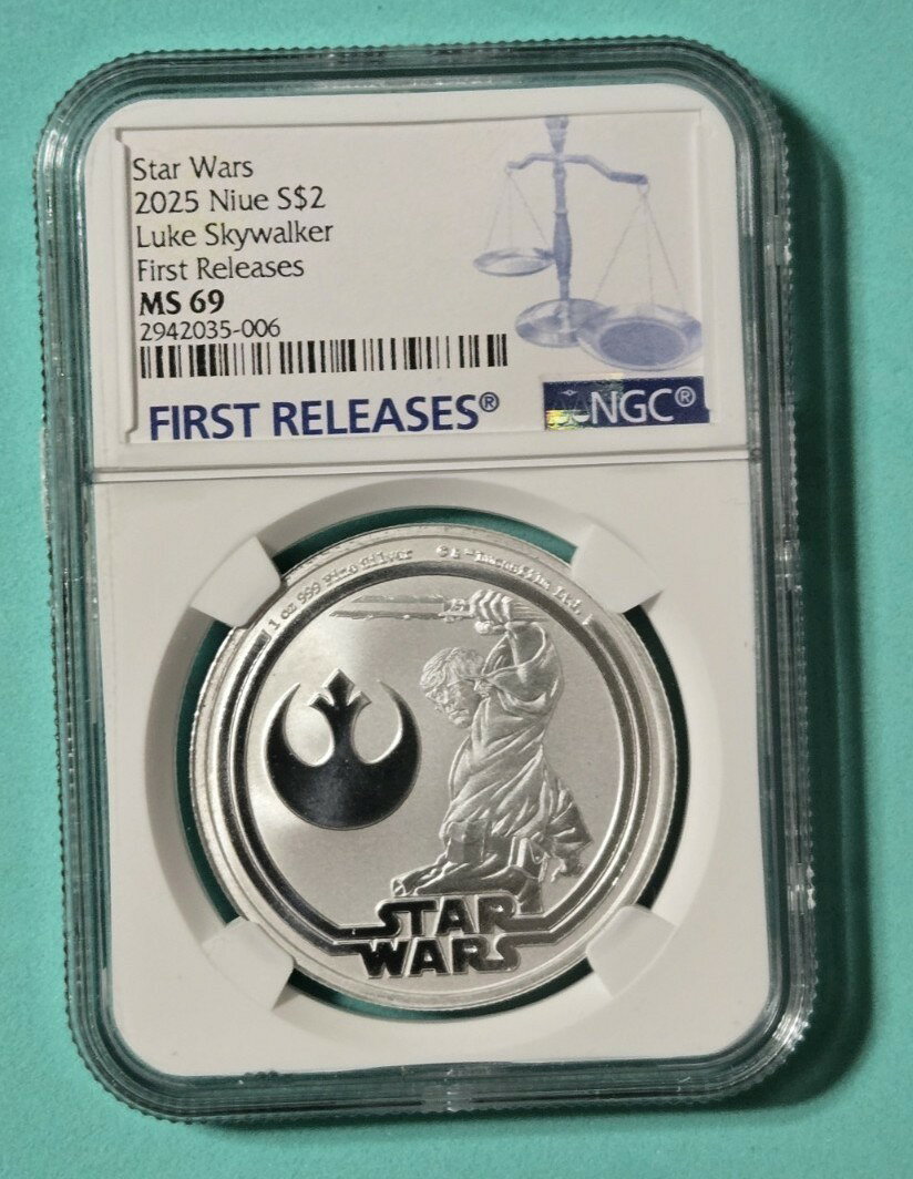 PRODUCT DETAILS 【商品情報】・鑑定機関: NGC・グレード: MS69 FR (First Releases)・発行年・発行国: 2025年 ニウエ・額面: 2ドル・テーマ・シリーズ: スター・ウォーズ：ルーク・スカイウォー...