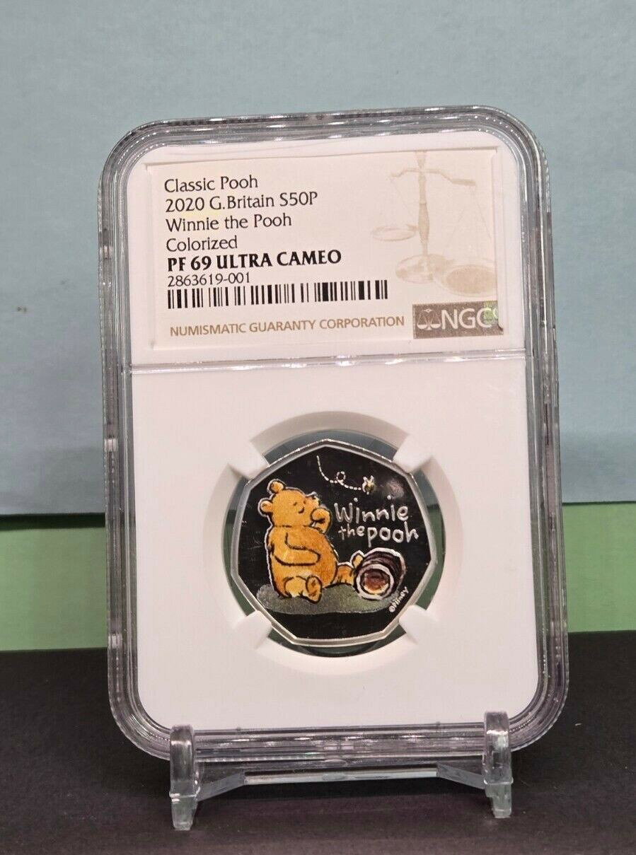 PRODUCT DETAILS 【商品情報】・鑑定機関: NGC・グレード: PF69 Ultra Cameo・発行年・発行国: 2020年 イギリス・額面: 50ペンス・テーマ・シリーズ: ディズニー クラシック くまのプーさん・素材・重...