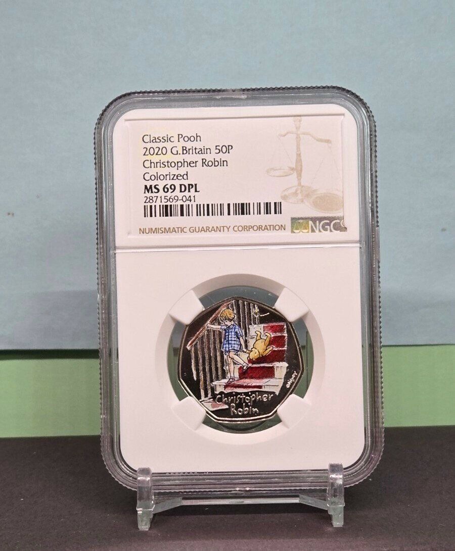 PRODUCT DETAILS 【商品情報】・鑑定機関:NGC・グレード:MS69 DPL・発行年・発行国:2020年・イギリス・額面:50ペンス・テーマ・シリーズ:ディズニー くまのプーさん クリストファー・ロビン・素材・重量:カラーコイ...