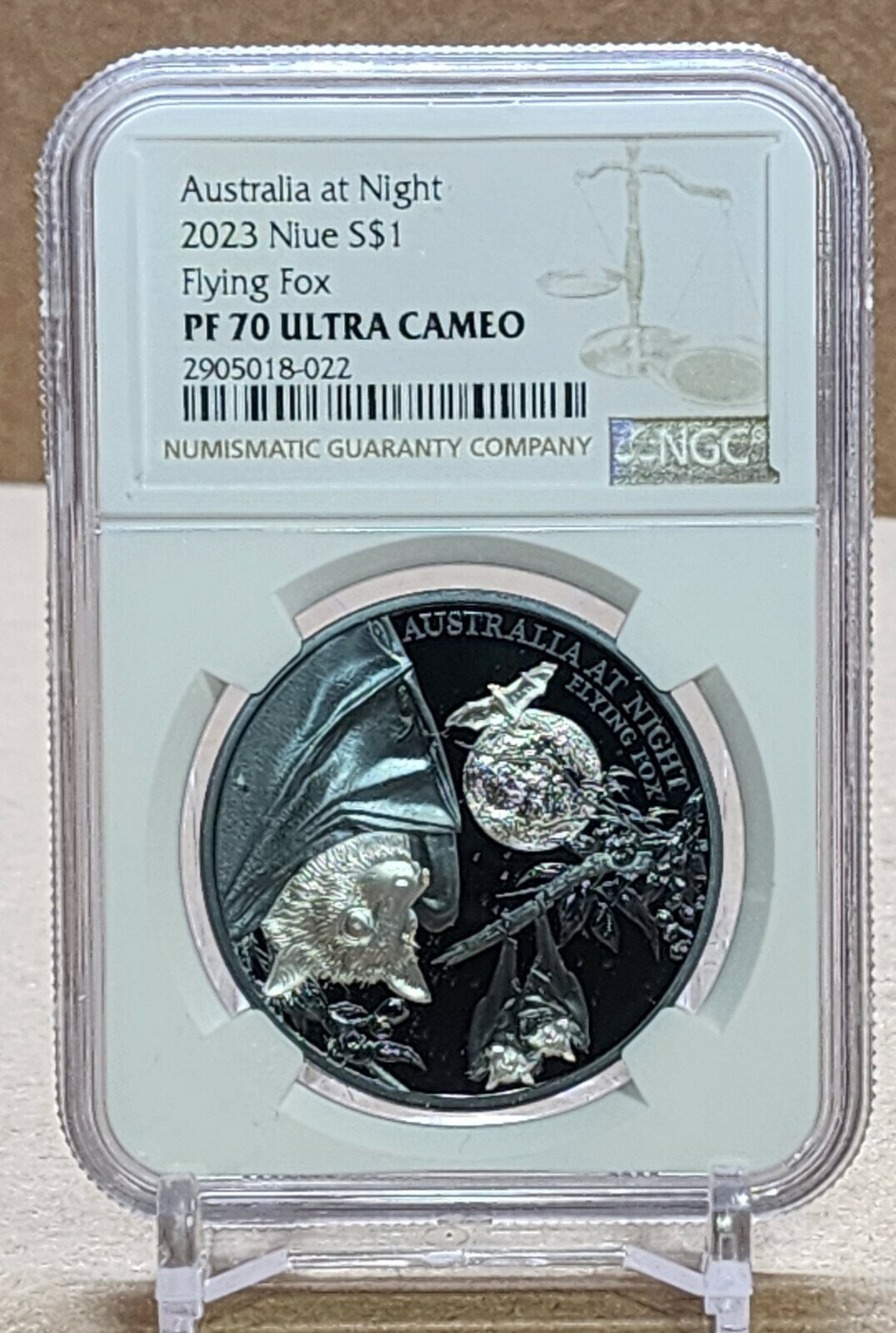 PRODUCT DETAILS 【商品情報】鑑定機関: NGCグレード: PF70 ULTRA CAMEO発行年・発行国: 2023年 ニウエ額面: 1ドルテーマ・シリーズ: オーストラリア・アット・ナイト フライングフォックス素材・重量:...