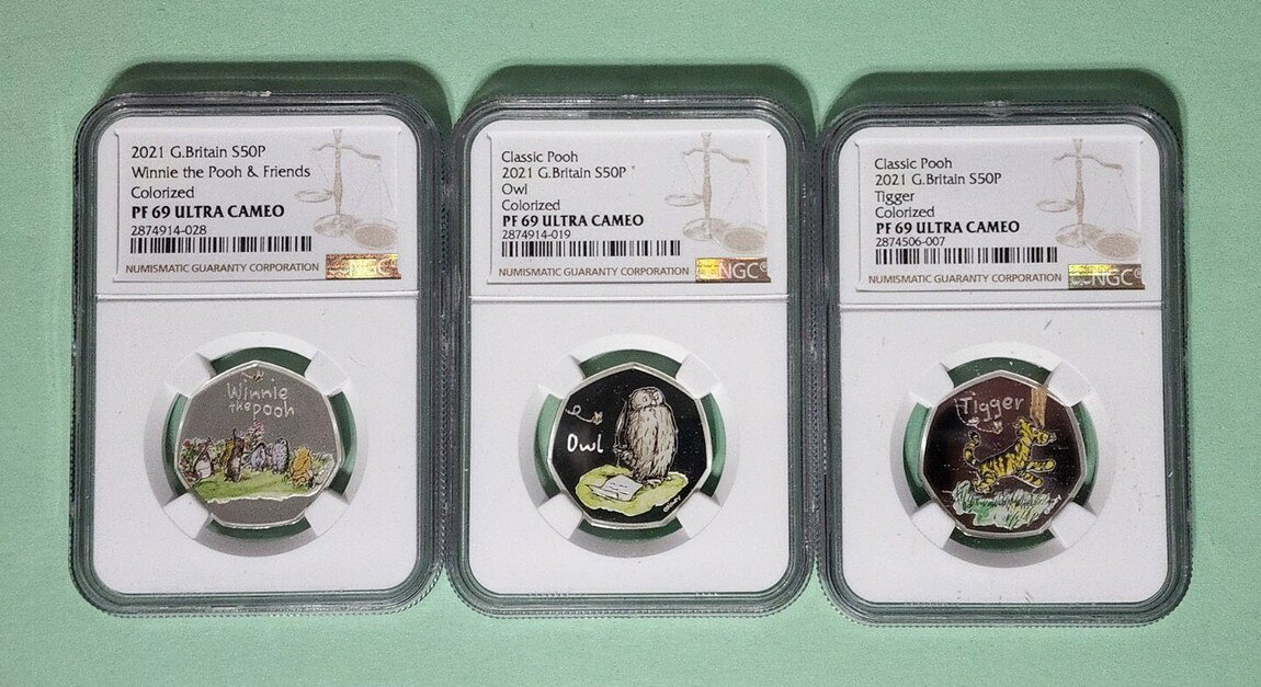 PRODUCT DETAILS 【商品情報】・鑑定機関: NGC・グレード: PF69・発行年・発行国: 2021年・イギリス・額面: 50ペンス・テーマ・シリーズ: ディズニー くまのプーさん クラシック（ティガー、オウル、プー＆フレンズ...