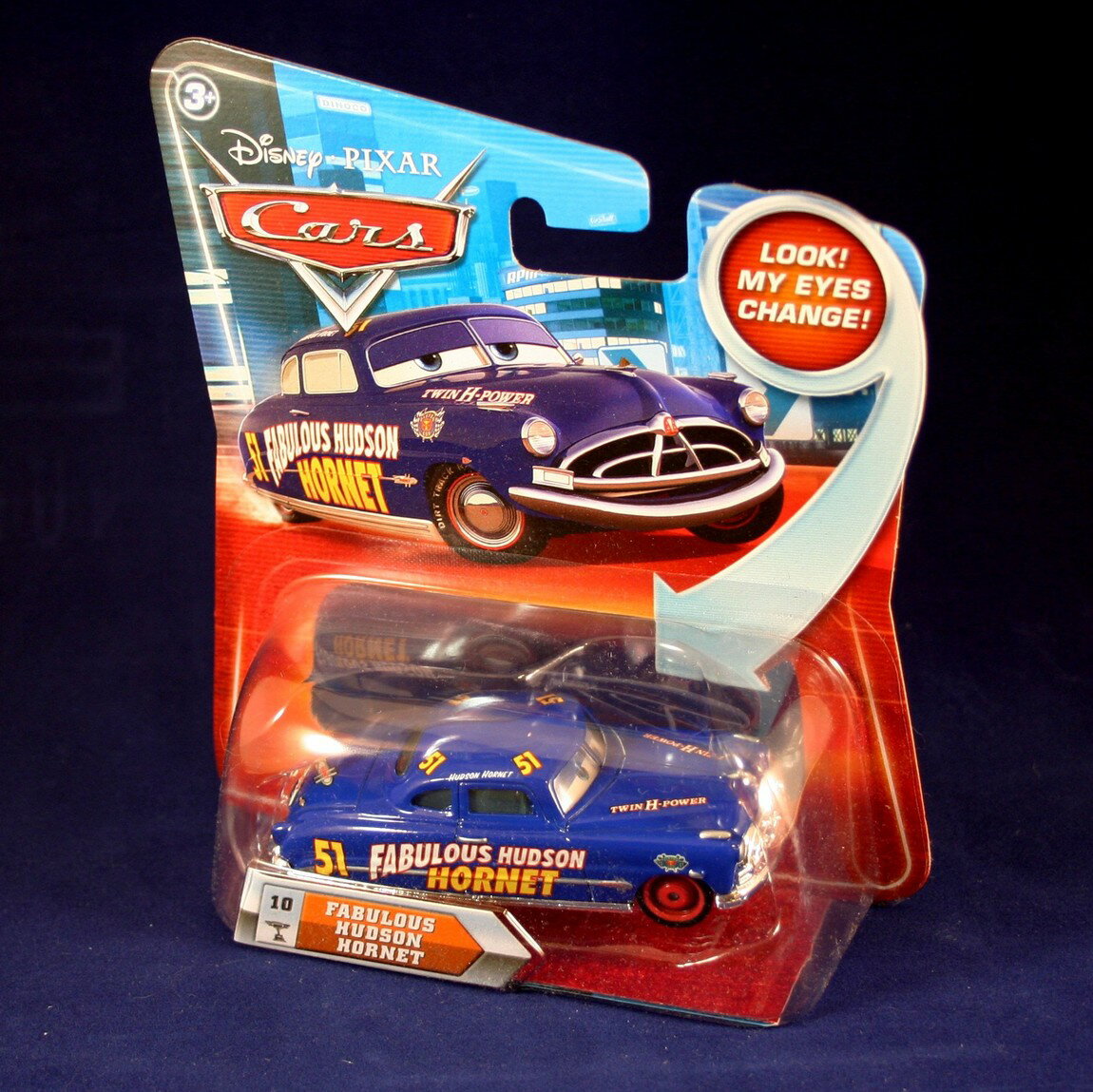 PRODUCT DETAILS ディズニー ピクサー カーズ ファビュラス・ハドソン・ホーネット ミニカー フィギュア ダイキャストカー 1/55スケール レンチキュラー【商品仕様】・ アイテム種別：ダイキャストカー/ミニカー・ 作品名：デ...