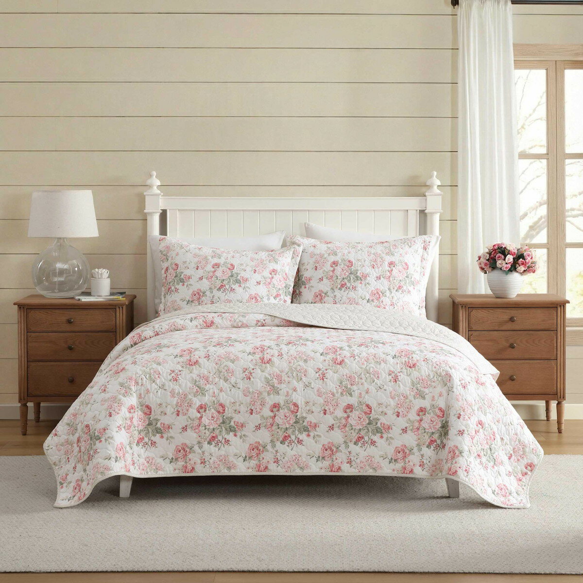 PRODUCT DETAILS Laura Ashley シングルサイズ キルトセット ベッドカバー ピローケース付き 花柄 コットン 2点セット【商品仕様】・ブランド：Laura Ashley・サイズ：キルト：約173cm x 224cm...