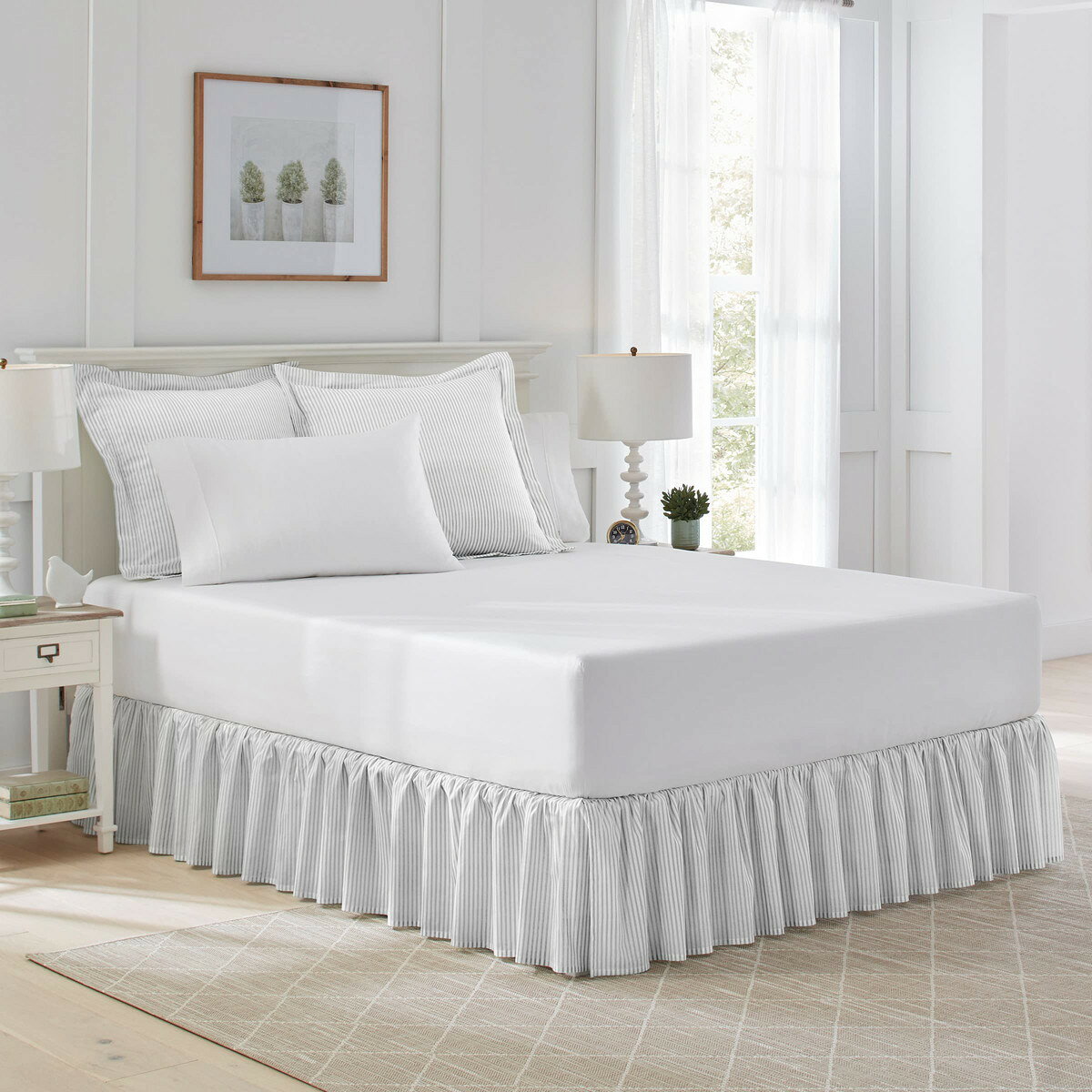 PRODUCT DETAILS Laura Ashley Home シングルサイズ ベッドスカート コットン フリル付き ストライプ グレー 寝具【商品仕様】・ブランド：Laura Ashley Home・サイズ：幅約99cm x 長さ約1...