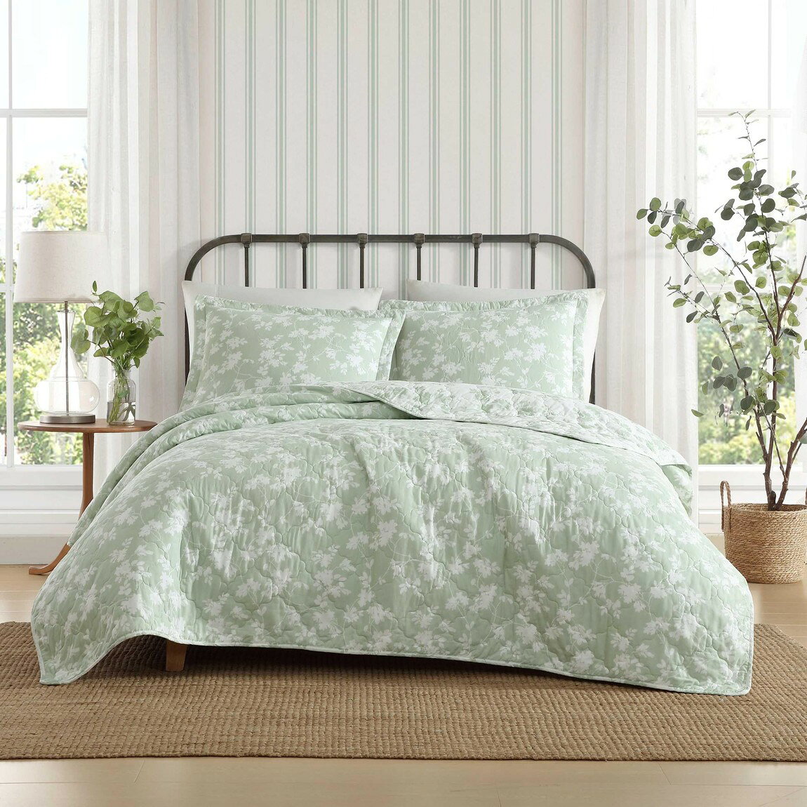 PRODUCT DETAILS Laura Ashley キルトセット ベッドカバー 枕カバー付き 花柄 グリーン【商品仕様】・ブランド：Laura Ashley・素材：表面 綿100％、中綿 綿80％マイクロファイバー20％・カラー：グリ...
