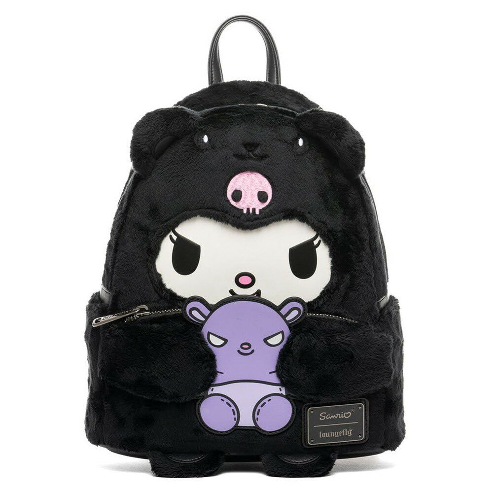 商品説明 【Loungefly】クロミ ベアコスプレ ミニバックパック - 黒いプラッシュ素材のフロントとサイドポケットを備えた可愛いバックパック。クロミがクマのフード付きパーカーを着用し、ピンクのスカル鼻が特徴的です。フロント部分にはバク...