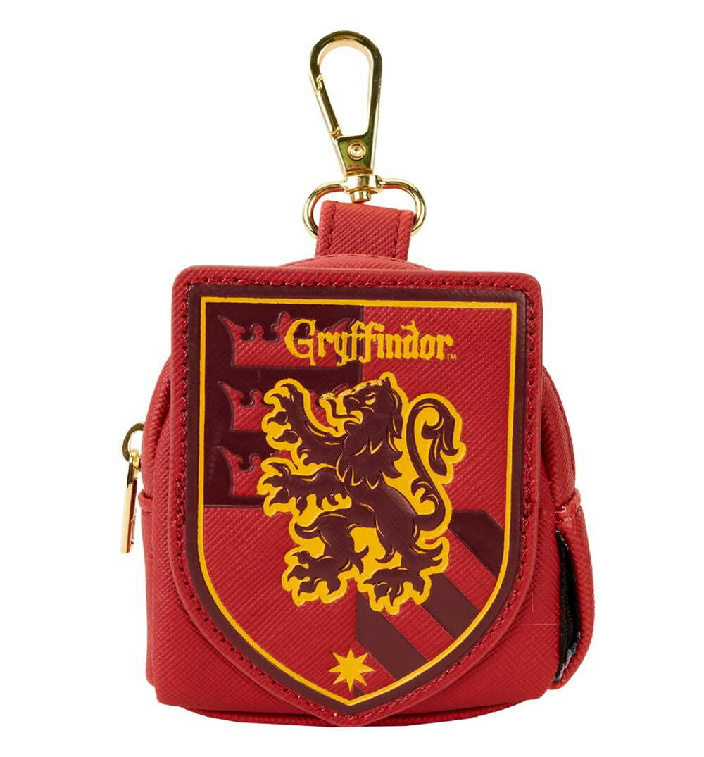 商品説明 商品の特徴・ハリーポッター グリフィンドール ペット用トリートバッグ・プレミアムフェイクサフィアーノレザー製・グリフィンドールの紋章をアップリケで表現、赤と金のカラーリング・ジッパー付き収納コンパートメント・サイズ：幅8cm x ...