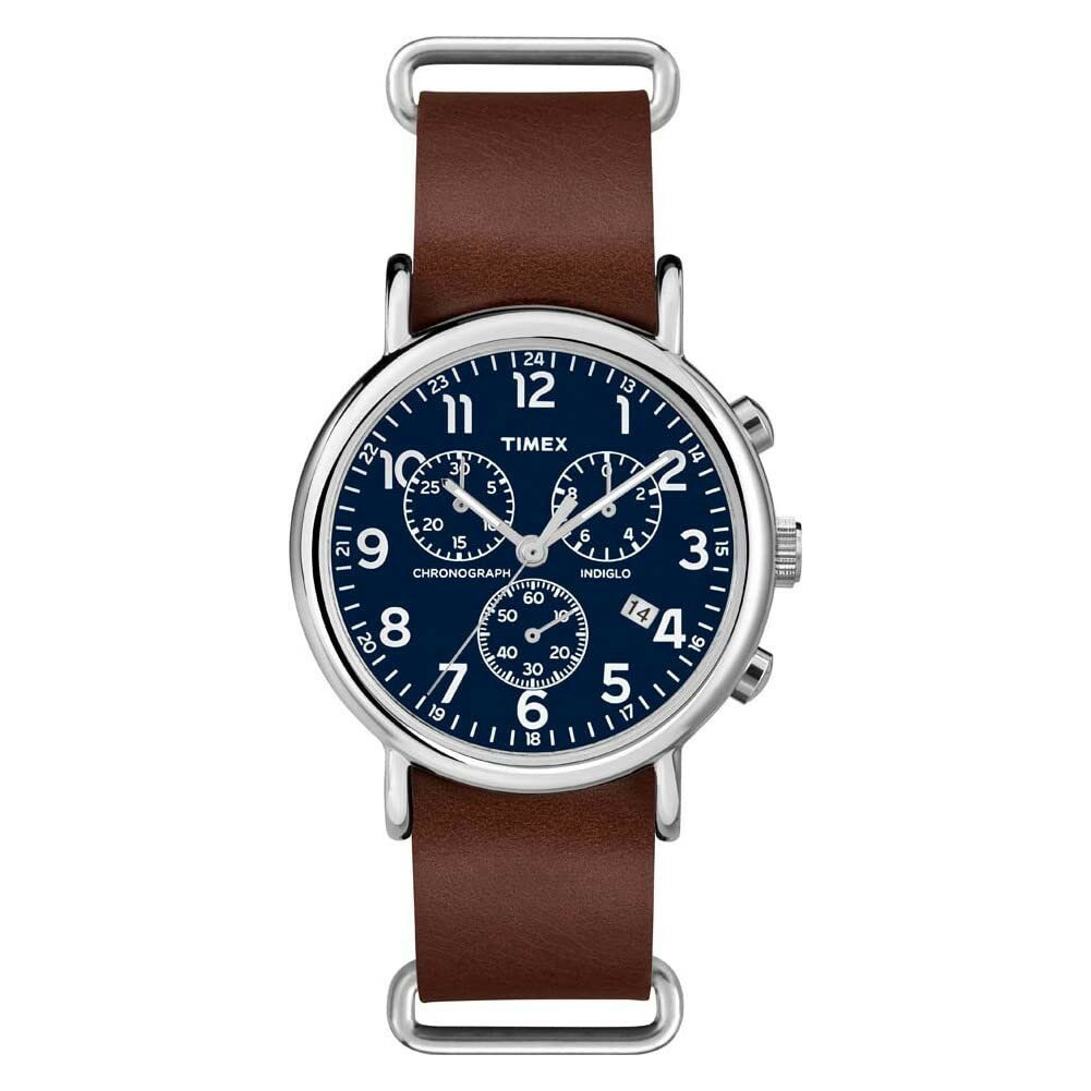 PRODUCT DETAILS タイメックス Weekender Chrono メンズ クロノグラフ ブルー文字盤 ブラウンレザーベルト 40mm【商品仕様】・ ムーブメント：クォーツ・ ケース径：40mm・ ケース素材：真鍮・ 文字盤色：...