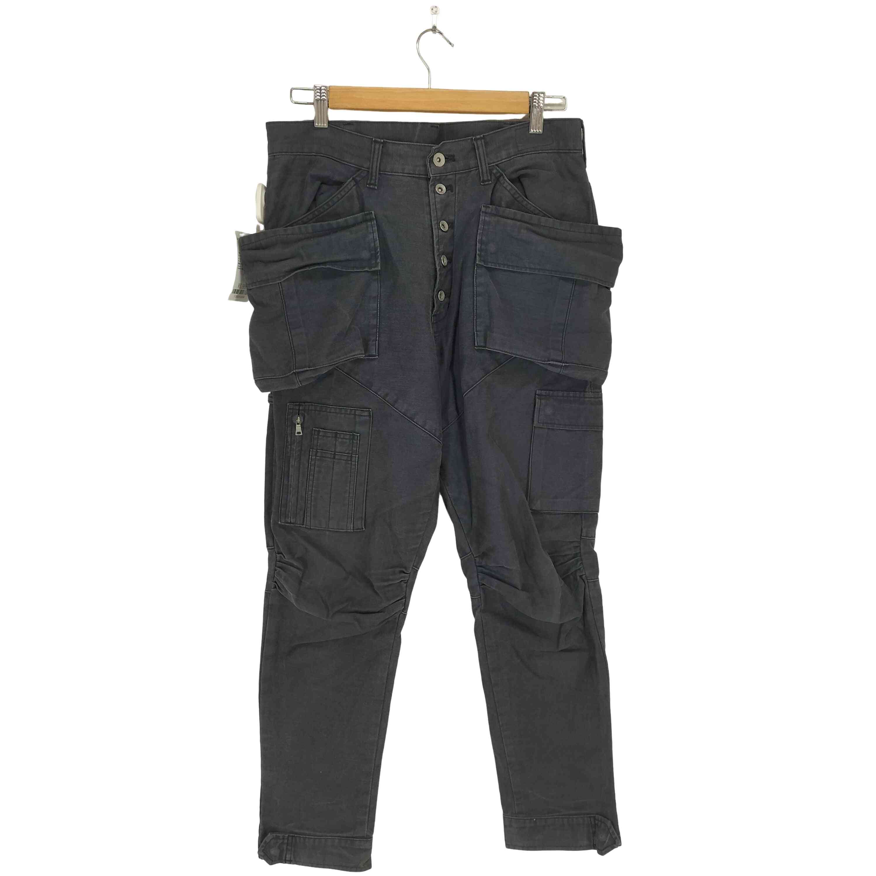 ブランド USED古着(ユーズドフルギ) カテゴリ メンズ パンツ その他パンツ アイテム {{ON O FF by TTAGGG}} マルチポケットジョガーパンツ import 表記サイズ M 参考サイズ 実寸 ウエスト40cm 股上32...