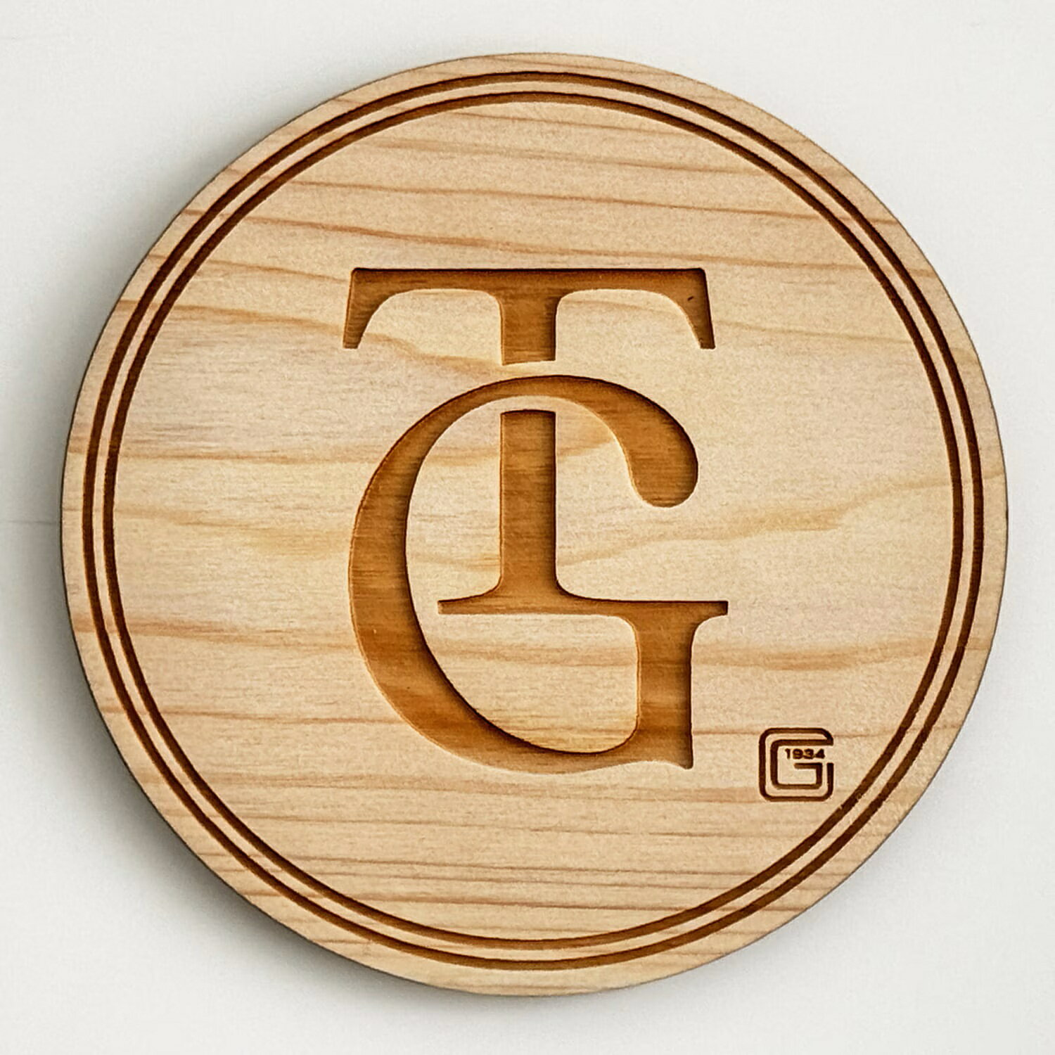 熟練職人が一つひとつ思いを込めて記念ラベルを刻印した、ブルームーンでしか手に入らない貴重な記念品です。 国産の「ひのき」にデザインを焼き付け刻印。刻印部の凹凸の光と影のコントラストが美しいコースター。 「ひのき」は優しい木肌でアロマ効果(芳...