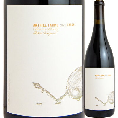 ”周囲の畑とは違う特徴を持った、「自分たちに語りかけてくるような」畑を厳選した” 全てが高評価のシングル・ヴィンヤードシリーズ！！ セバストポルの外れにあり、ペタルマ・ギャップの北の端から続く丘陵の南斜面に位置する畑。 ペタルマ・ギャップか...