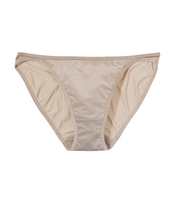 [ピーチ・ジョン] 【華奢なダブルストリング フェミニン よく伸びてぴたっとフィット ローライズ 】ナチュラルショーツ❶華奢なダブルストリングがフェミニンなローライズショーツ。❷薄手のストレッチ生地がよく伸びてぴたっとフィット❸ウエストと脚...