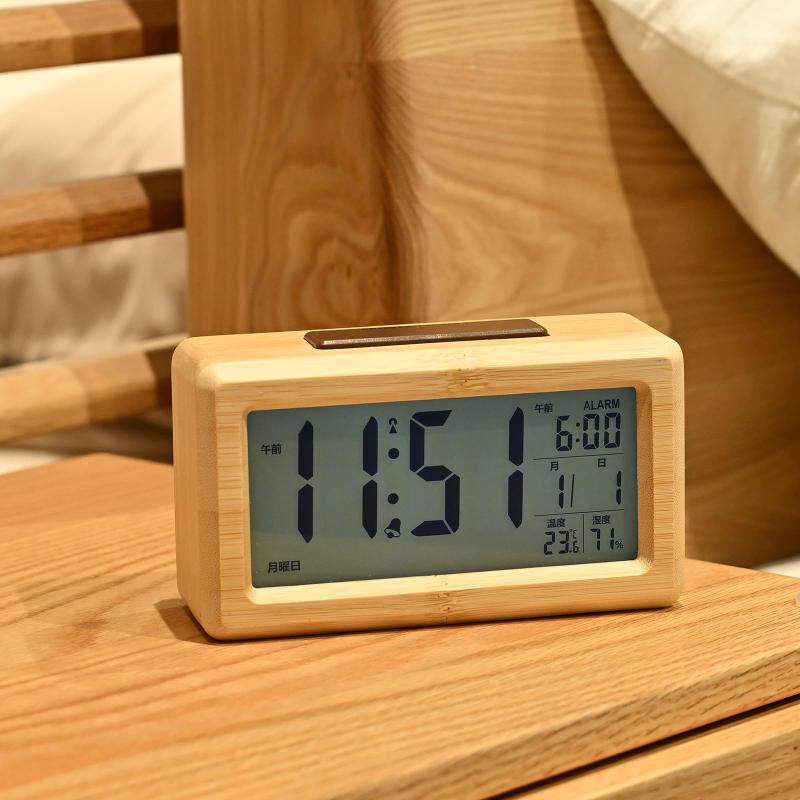 電波目覚まし時計 デジタル 置き時計 電池式 ケヤキ 電波時計 おしゃれ 木製 置き時計 多機能インテリア スヌーズ機能 温湿計 バックライト【電波受信】電源を入れると自動的に電波を受信し、日付と時刻を修正します（3つのAAAバッテリーは含...