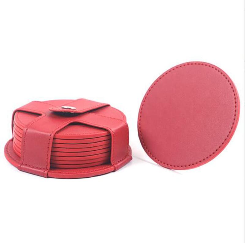 SZB コースター PUレザー コップ敷き 高級 滑り止め 耐熱 断熱 断熱パッド おしゃれ (レッド)【幅広い用途】8個入りパックで、会議、ビジネスホテル、オフィスなどに最適です。【滑り止め】滑り止めになっていて、アイテムをしっかりとその...