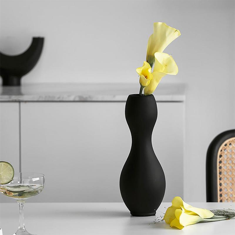 フラワーベース おしゃれ 白 北欧 陶器 黒 大きめ 個性的 花瓶 モダン 人気 オブジェ インテリア 置物 玄関 かわいい 韓国雑貨 ディスプレイ シンプル 什器 ショップ 海外インテリア モノト【サイズ】高さ：約30cm　幅：約10cm...