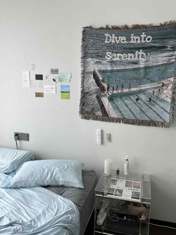 Dive in to serenity, シドニー ，ボンダイ・ビーチ，アイスバーグス,タペストリー, フリンジ付き織物壁掛け, 装飾インテリア，90X90cmデザイン: 美しいボンダイ・ビーチの景色、特に海沿いにある有名なスイミングプール...