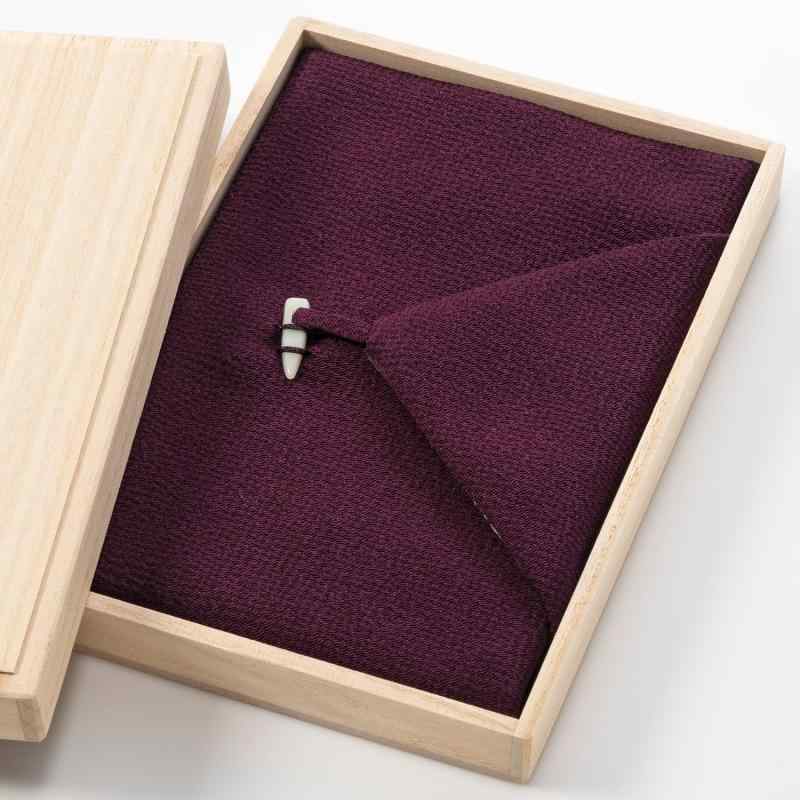 (伝統ふくさ 葬祭プロ推奨) 台付きふくさ 慶弔両用 台付き袱紗 ふくさ 台付袱紗 折り ふくさ 袱紗 結婚式 祝儀袋 紫 葬式 台台付きふくさ－伝統の格式ふくさ－ 「漆台盆」という金封をのせる台がついているふくさです。 漆台盆は、お祝いご...