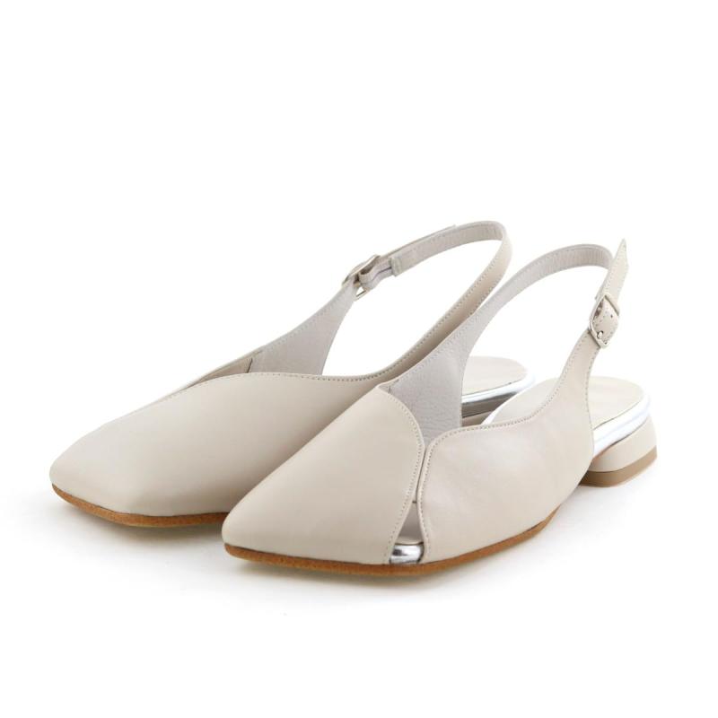 [ヒミコ] パンプス HIMIKO/ヒミコ/ワイドスクエアトゥスリングバック/651503 レディース幅が広めのスクエアトゥは履くだけで足元に存在感をプラス。つま先からのサイドスリットが涼しげでありながら、斜めカットラインが足元をすっきりと...