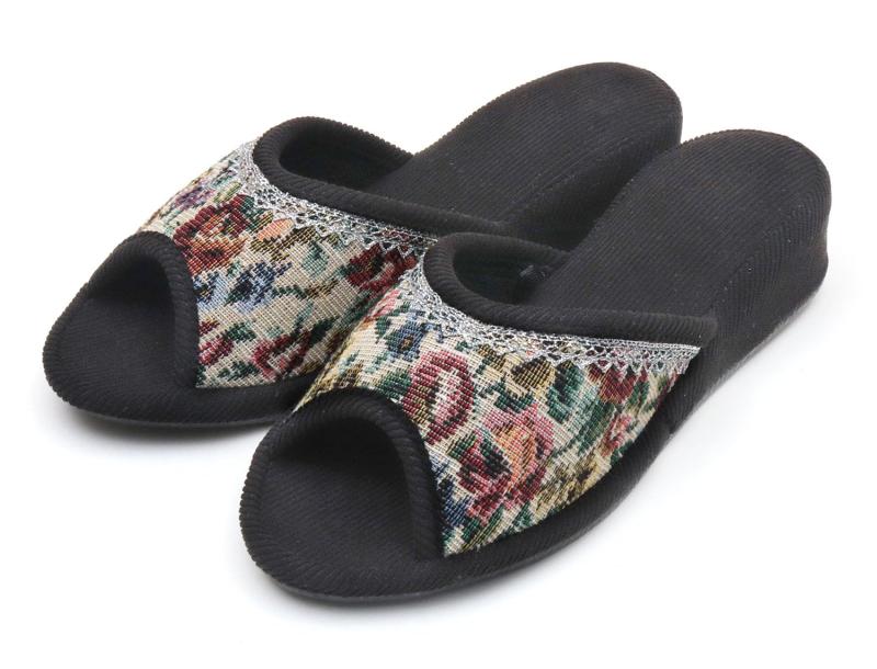 [生活スタイル] ゴブランレースパンタロン ヒールスリッパ 花柄 ゴブラン織りエレガントなゴブラン織りとレースをあしらったヒールスリッパです。オーソドックスな雰囲気で幅広い年齢層でお使いいただけます。黒と赤を基調としたデザインに、色とりどり...