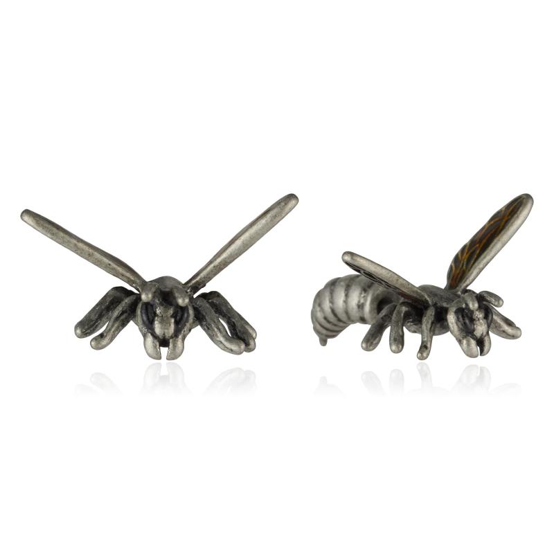 ankoROCK スズメバチピアス商品の図柄はデザインの性質上、裁断箇所などにより1点1点微妙に異なります。お届けする商品が写真と若干異なる場合がございますが、必ず予めご了承下さい。