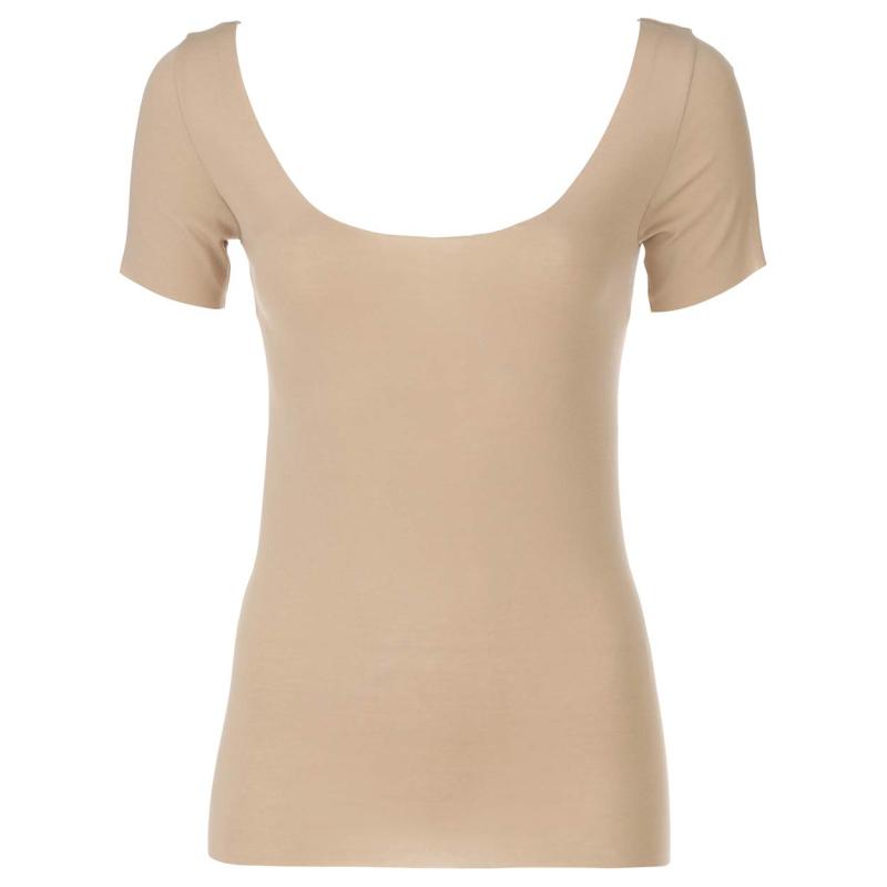 （トリンプ）Triumph 肌あたりよくあたたかい5130 3分袖トップ吸湿発熱性がある素材を使用しています。生地端が切りっぱなし（縫製なし）なので、アウターにひびきにくくなっています。脇接ぎが入っていないので、更にアウターにひびきにくく、...