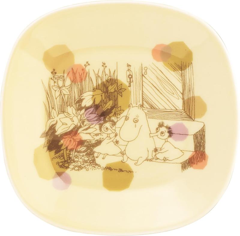 山加商店 MOOMIN (ムーミン) 「 たのしいムーミン一家 」Re designed by 河東梨香 スクエアプレート 皿 14×14×2cm 初夏 電子レンジ対応 雑貨 食器 日本製 イエロー MM9903-22514✕14X1.5c...