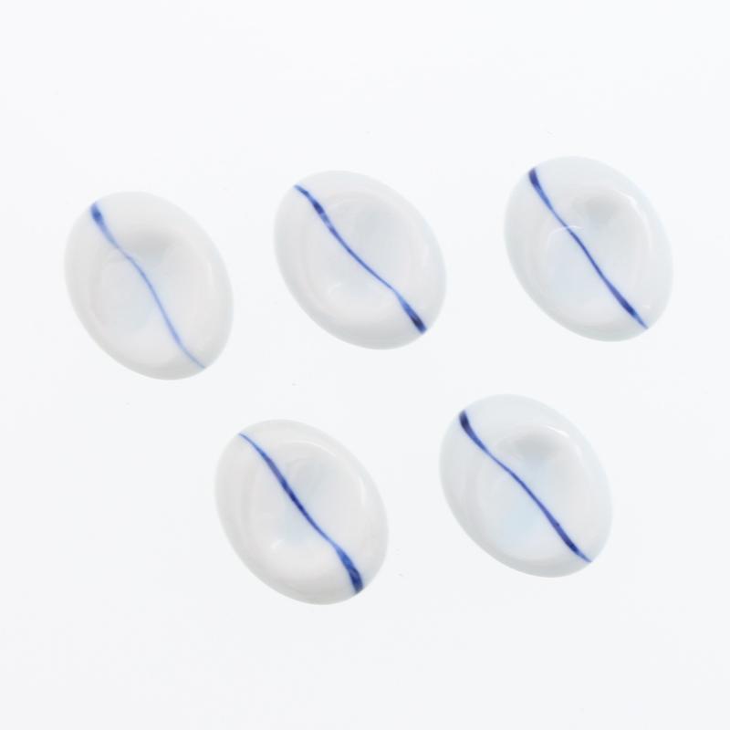 テーブルウェアイースト 箸置き まめ玉 十草 5個セットテーブルウェアイーストのオススメ商品です。真っ白でコロンと可愛いフォルムに、鮮やかな藍色の十草模様が可愛い箸置き5点セットです。つやつやのまめ玉がテーブルをかわいくコーディネイト。毎日...