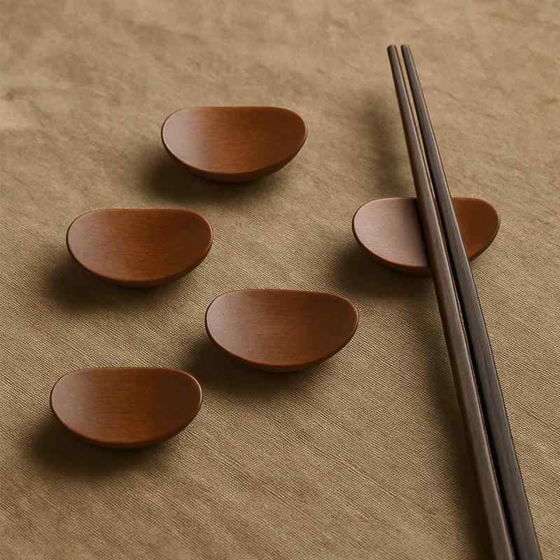 Hive Mind 箸置き おしゃれ 天然木 カトラリーレスト 食卓用 和食器 箸置き おもしろ 和モダン 5個セット5個入りセット：天然木を使用したナチュラルな箸置きが5個入り。落ち着いた雰囲気で、日常からおもてなしまで活躍します。天然木...