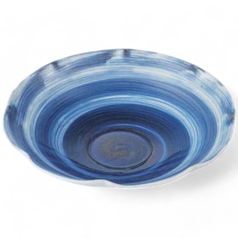 匠美風 有田焼 皿 ゴス巻銀彩 輪花浅平鉢 日本製サイズ：（約）16.4x16.4x4.2cm有田焼は、日本の伝統と美を融合させた陶磁器です。シンプルでおしゃれなデザインが特徴で、食卓を上品に演出します。和モダンな雰囲気が、日常使いにも特別...