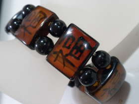 天然石　瑪瑙（めのう） 幸福祈願　めのうのブレスレット 瑪瑙めのう1このサイズ・・・・ およそ10x14x7mm　