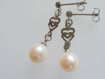 淡水パールのパール部およそのサイズ 淡水パール　ゆらゆら揺れる　ピアス 淡水パールのパールのおよそのサイズ 直径およそ7・5x9mm前後 パステルカラーの淡水パールで☆彡 淡水パール ピアス パールスウィングピアス 淡水パール　ゆらゆら揺れ...