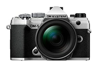 【商品名】OM SYSTEM/オリンパス OM-5 12-45mm F4.0 PRO レンズキット シルバー（中古品）中古品の特性上、外箱,取り扱い説明書等は基本的には付属いたしません（付属しているものもございます）。商品として問題があるも...