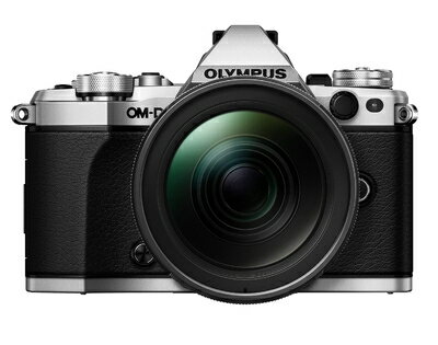 【商品名】OLYMPUS ミラーレス一眼カメラ OM-D E-M5 MarkII 12-40mm F2.8 レンズキット シルバー E-M5 MarkII 12-40mm F2.8 PRO LK SLV（中古品）中古品の特性上、外箱,取り扱...