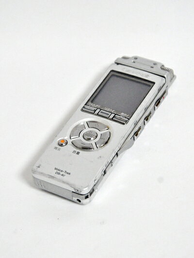 【商品名】OLYMPUS ICレコーダー Voice-Trek DS-40（中古品）中古品の特性上、外箱,取り扱い説明書等は基本的には付属いたしません。商品として問題があるものではございません、動作確認済みとなります。商品名に【付属、特典、...