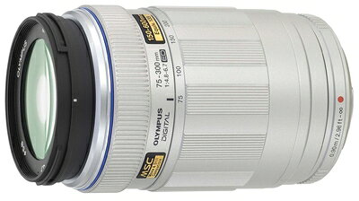 【商品名】OLYMPUS 超望遠ズームレンズ M.ZUIKO DIGITAL ED 75-300mm F4.8-6.7 シルバー（中古品）中古品の特性上、外箱,取り扱い説明書等は基本的には付属いたしません。商品として問題があるものではござい...