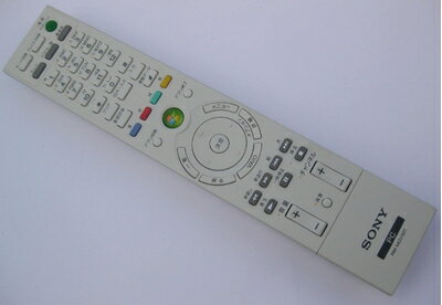 【商品名】ソニー(SONY) RM-MCV30T ソニー VAIO用マルチリモコン（中古品）中古品の特性上、外箱,取り扱い説明書等は基本的には付属いたしません。商品として問題があるものではございません、動作確認済みとなります。商品名に【付属...