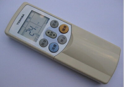 【商品名】東芝 エアコンリモコン WH-F09J（中古品）中古品の特性上、外箱,取り扱い説明書等は基本的には付属いたしません。商品として問題があるものではございません、動作確認済みとなります。商品名に【付属、特典、○○付き、ダウンロードコー...