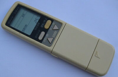 【商品名】ダイキン エアコンリモコン ARC408A17（中古品）中古品の特性上、外箱,取り扱い説明書等は基本的には付属いたしません。商品として問題があるものではございません、動作確認済みとなります。商品名に【付属、特典、○○付き、ダウンロ...