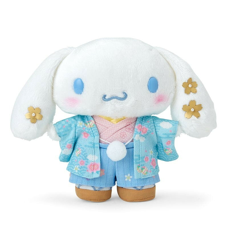 ちょっとしたプレゼントやお土産にもピッタリな着物シリーズ☆ 美しい着物を着たシナモンがうれしそうにポージング★金色の桜がちりばめられて華やかさ増しまし♪ サイズ：21×8.5×16cm 注意事項： ●着物着脱不可 ●対象年齢3才以上 ※総柄...
