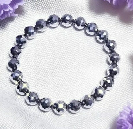 商品説明名称テラヘルツブレスレット 原材料金属シリコン：Siが99％以上販売者ビーイング株式会社山梨県甲府市伊勢2-12-14TEL/FAX：055-269-7720 連装にはポリウレタンゴム使用 👇簡単に玉のサイズ別に選ぶこ...